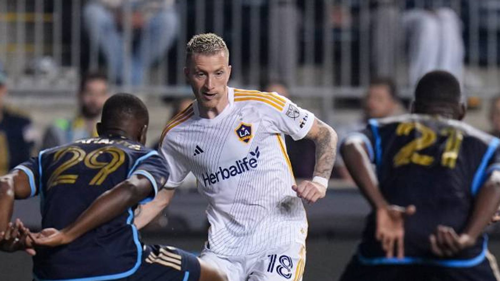 LA Galaxy bleibt trotz des Doppelpacks von Marco Reus weiter sieglos ...