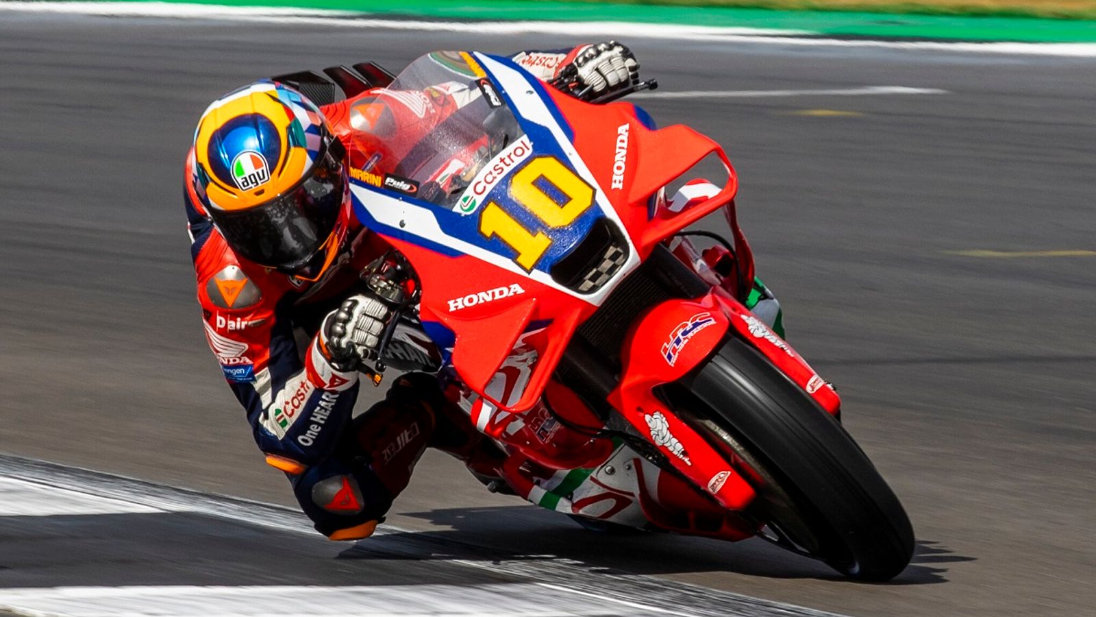 Verletzungsschock - MotoGP-Pilot Luca Marini liegt nach Sturz im ...