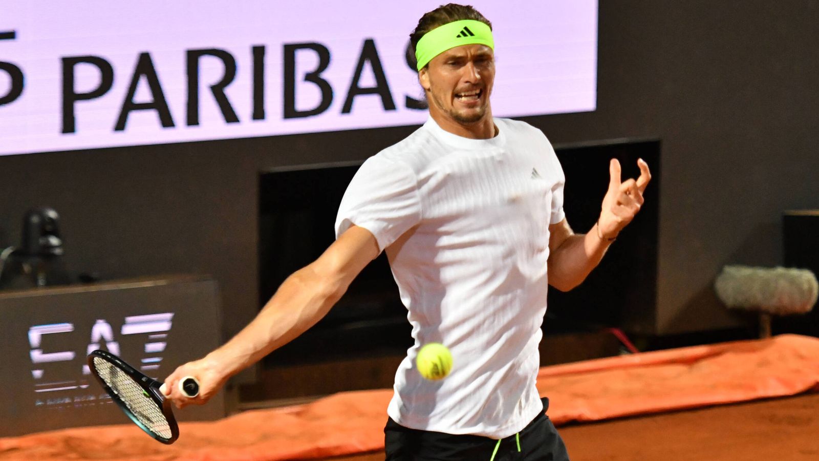 Alexander Zverev zieht locker in nächste Runde beim Masters in Rom ein ...