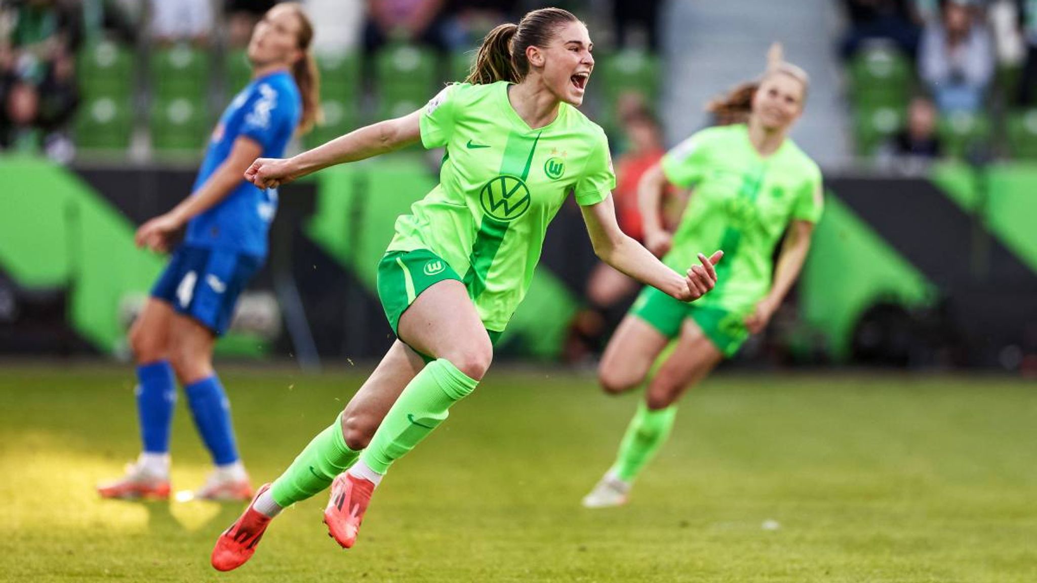 Nationalspielerin Jule Brand wechselt zu Olympique Lyon | Transfer ...