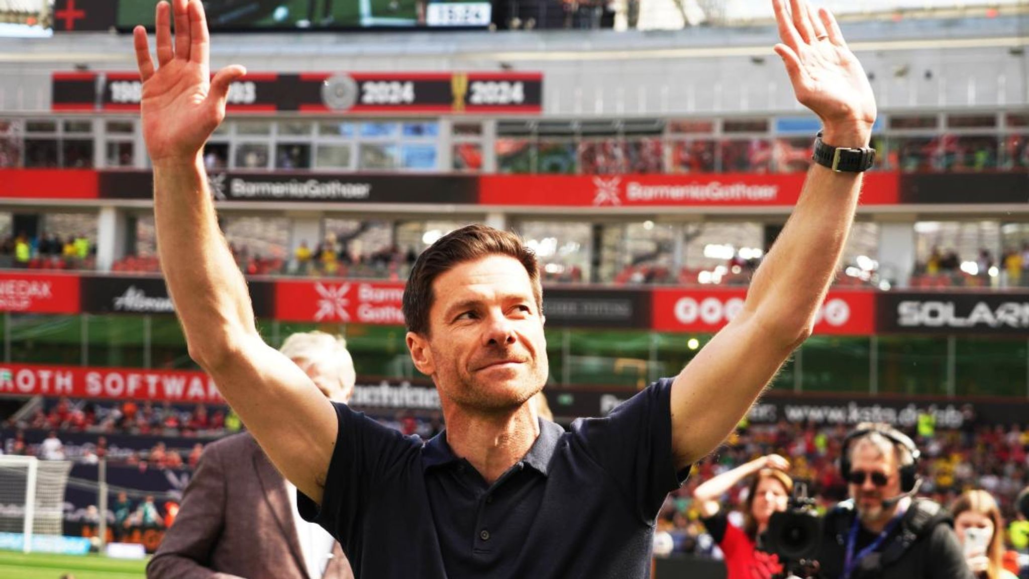 Bayer-Trainer Xabi Alonso spricht über Abschied & Bekanntgabe des neuen ...