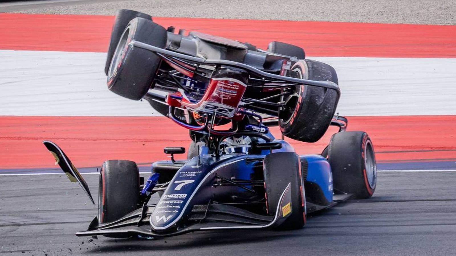 Oliver Goethe verursacht Crash in der Formel 2 - Marti gewinnt Sprint ...