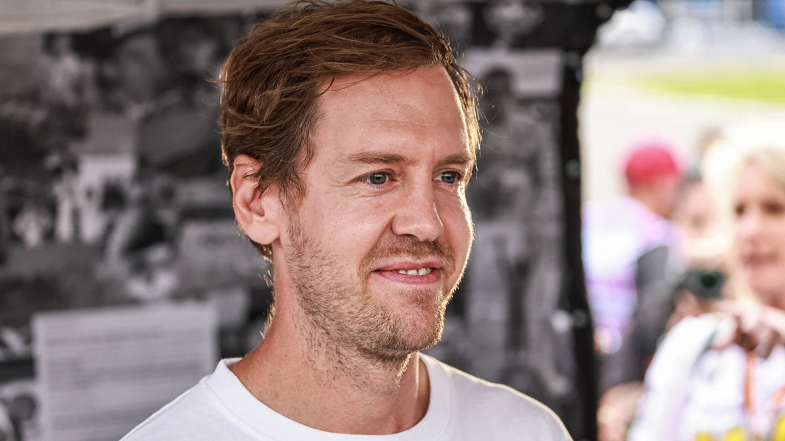 Dr. Helmut Marko spricht über mögliche Rückkehr von Sebastian Vettel zu Red Bull | Formel 1 News ...