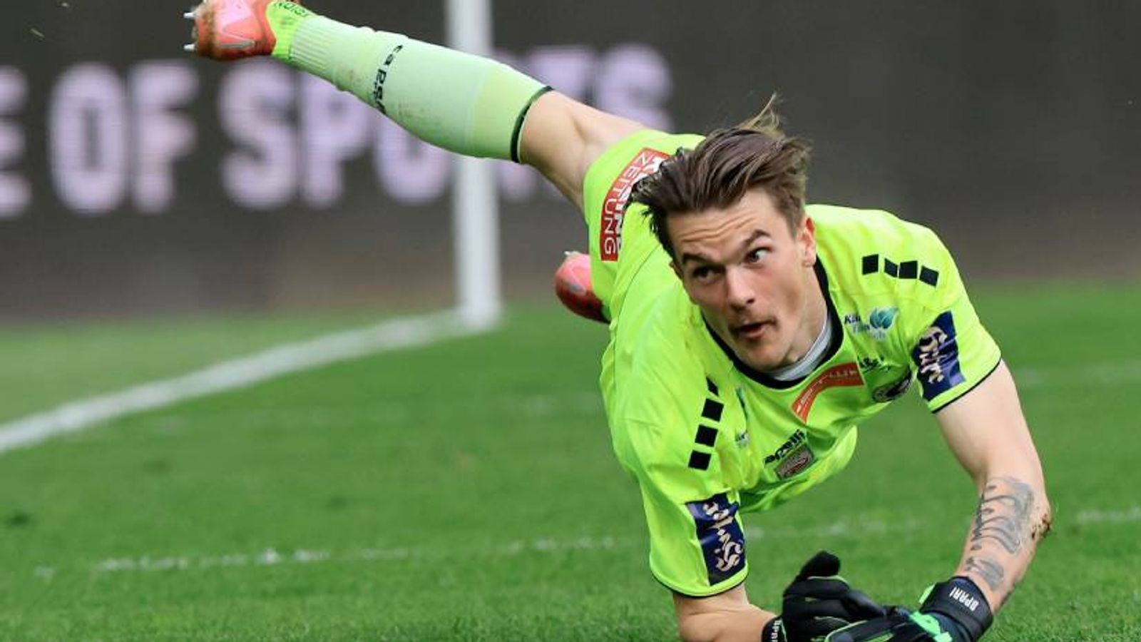 Torwart Simon Spari wechselt zum FC St. Pauli | Transfer Centre News ...