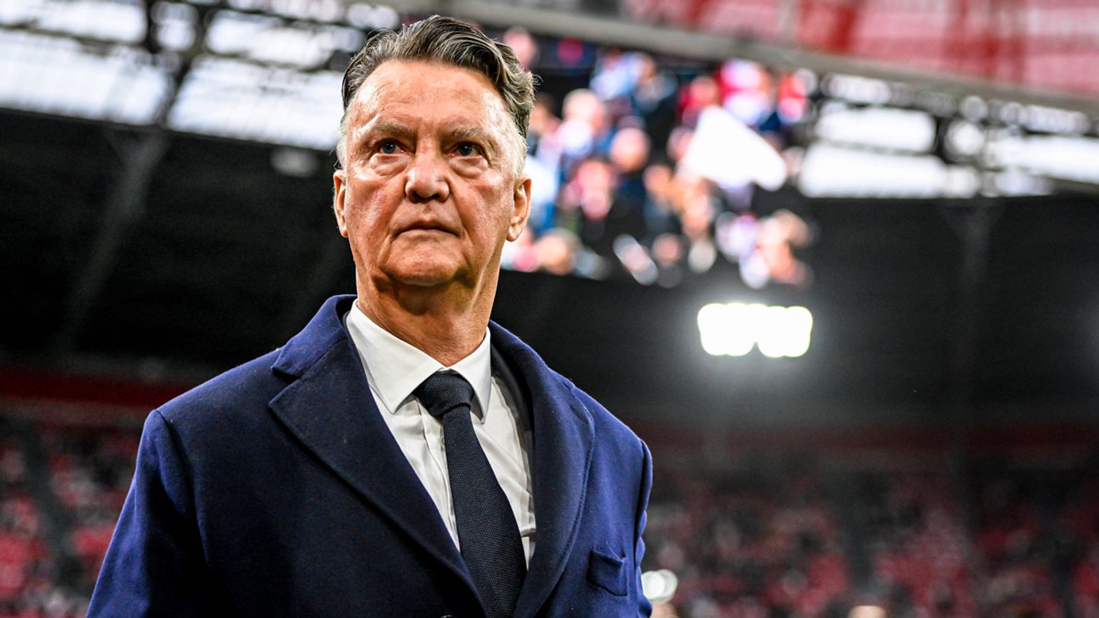 Louis van Gaal kritisiert Manchester United scharf | Fußball News | Sky ...