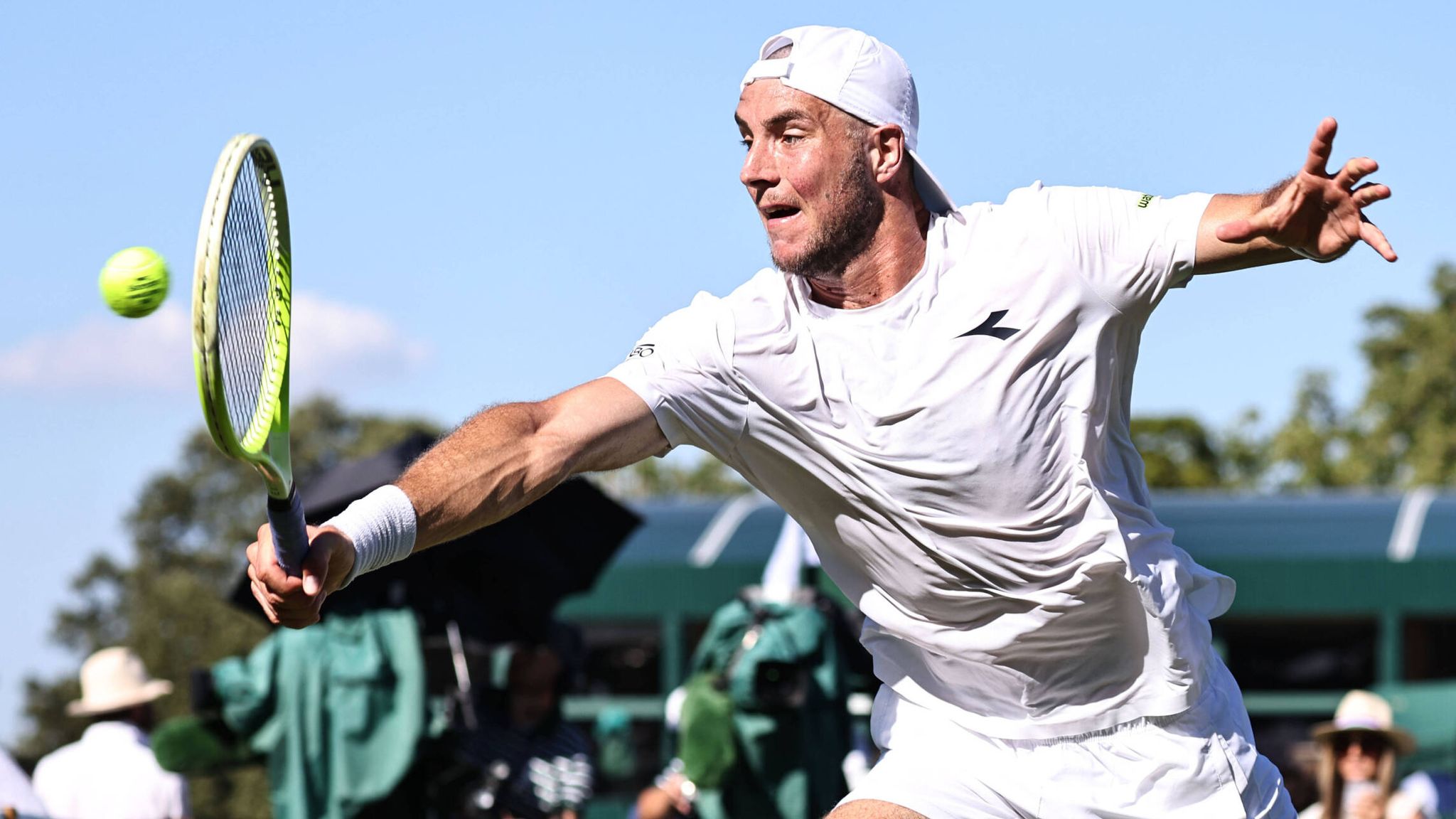 Struff zieht in Wimbledon in Runde zwei ein | Tennis News | Sky Sport