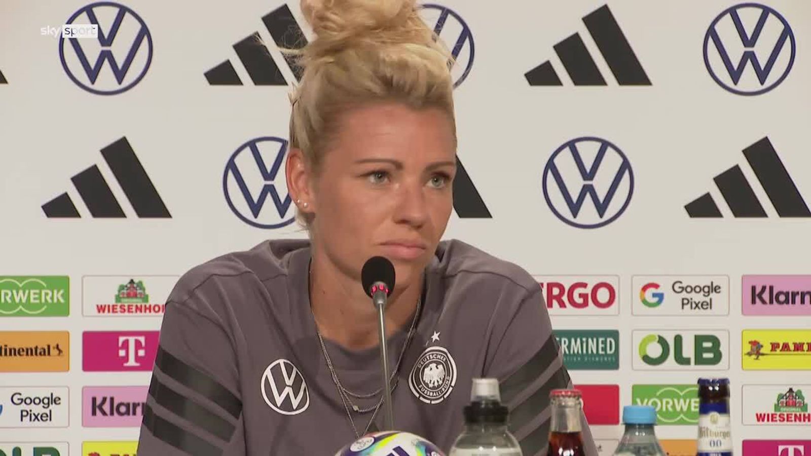 ''Sie wird wiederkommen'' - Dallmann zur Gwinn-Verletzung | Fußball ...