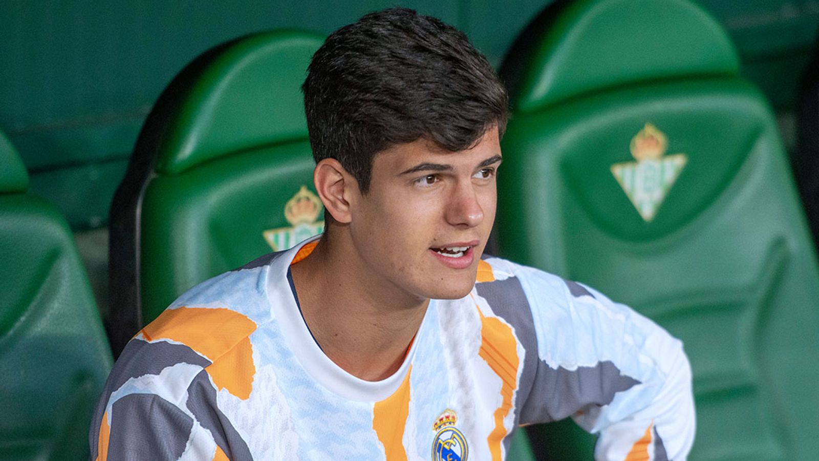 Offiziell! VfB Stuttgart bedient sich mit Chema Andres bei Real Madrid | Transfer Centre News ...