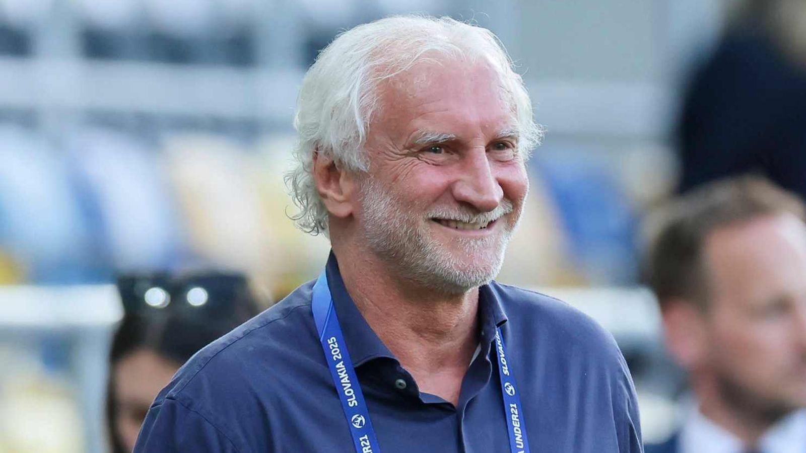 DFB hat erstmals mehr als acht Millionen Mitglieder | Fußball News ...