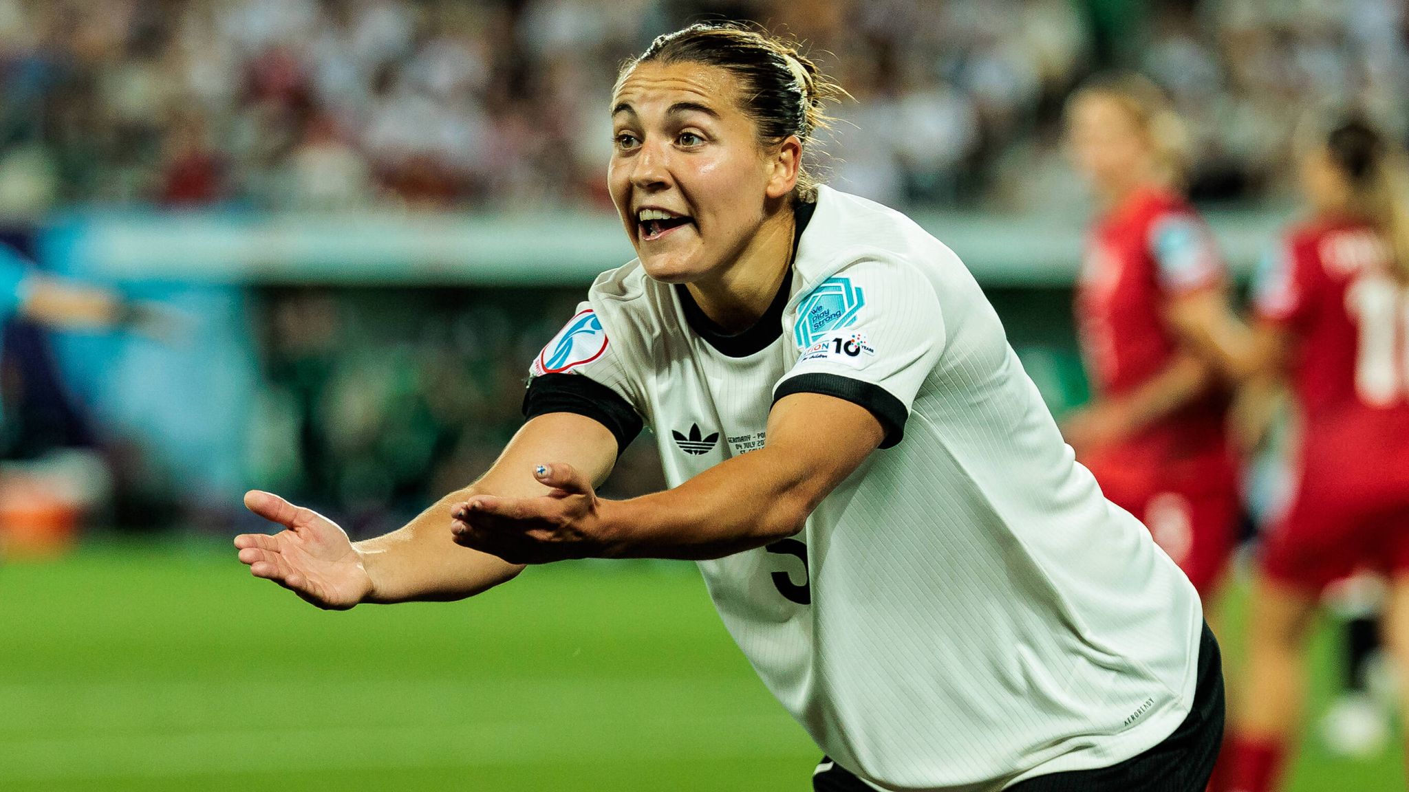 Carlotta Wamser soll Giulia Gwinn bei den DFB-Frauen ersetzen | Fußball ...