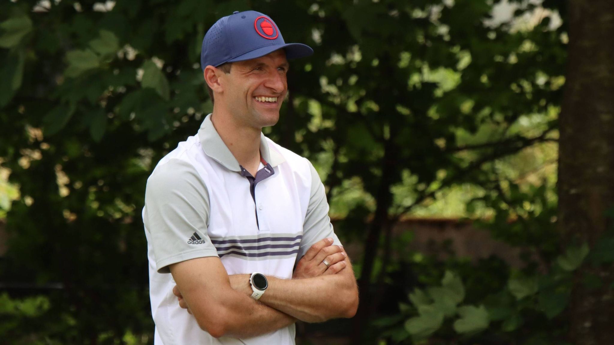 Neuer Karriereweg?! Thomas Müller "hospitiert" bei Golf-Star Scottie ...