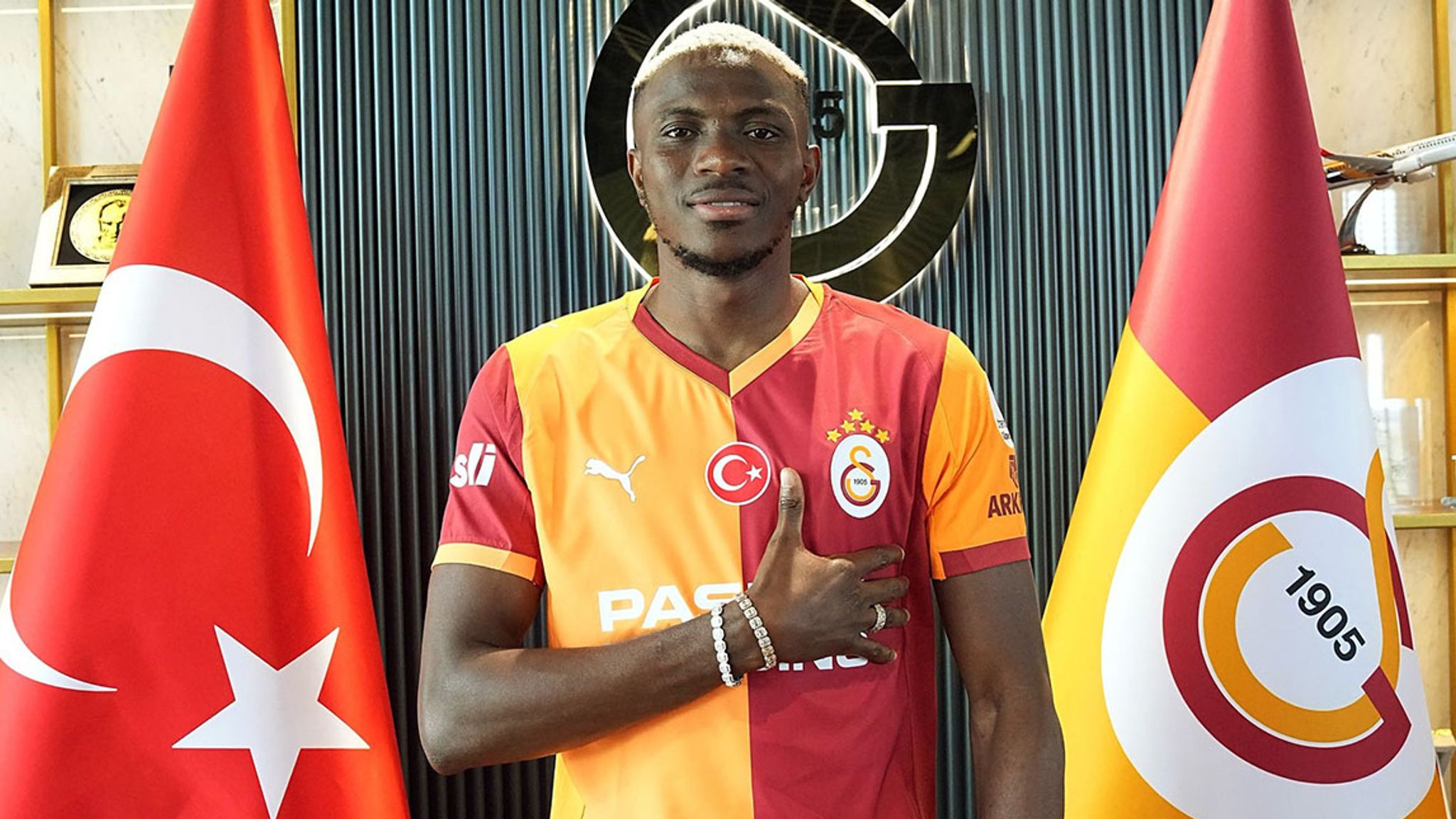 Osimhen wechselt zu Galatasaray! Woher Gala das Geld hat | Transfer ...