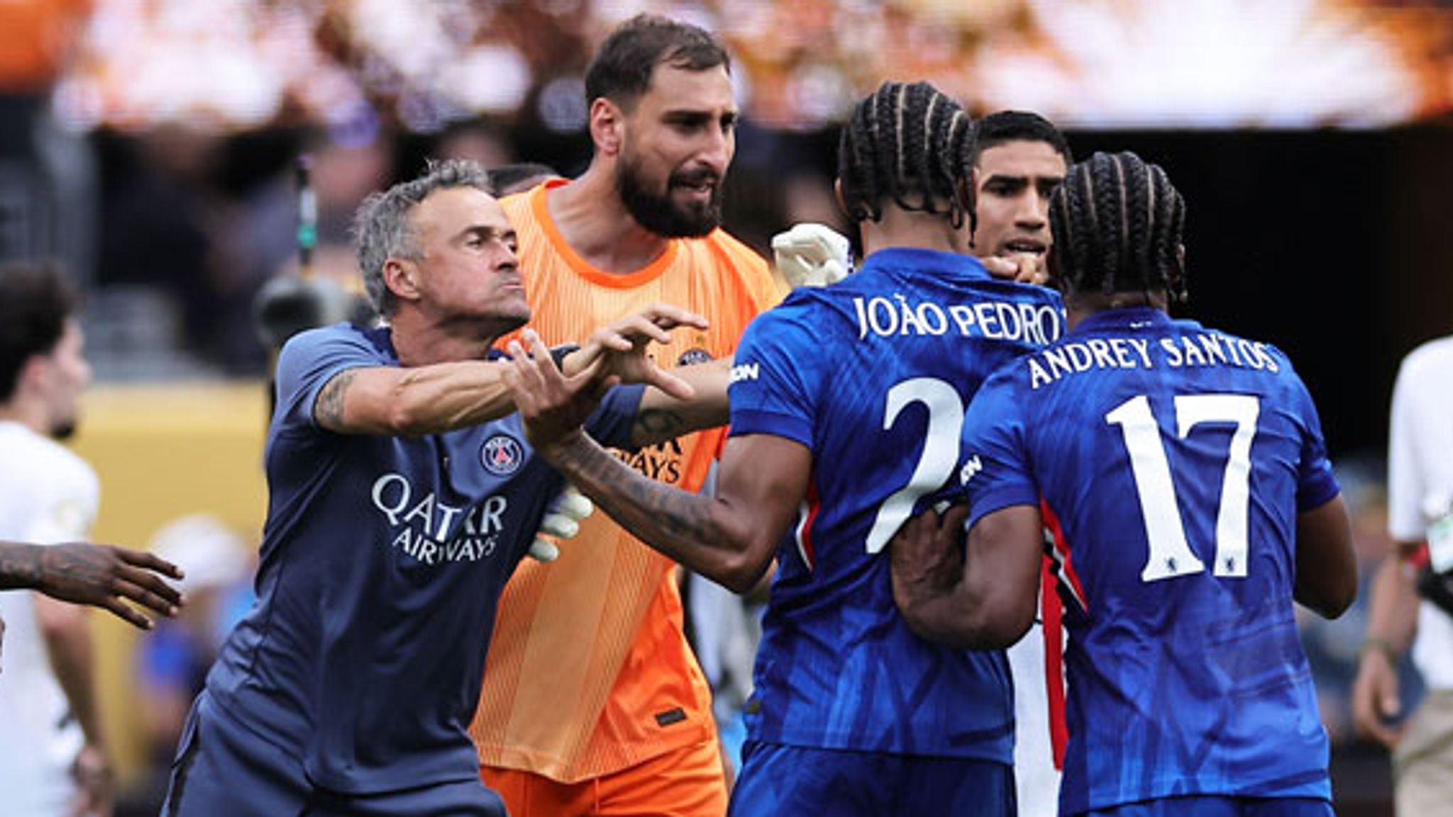 Luis Enrique schlägt Joao Pedro bei Klub-WM ins Gesicht & bringt ...