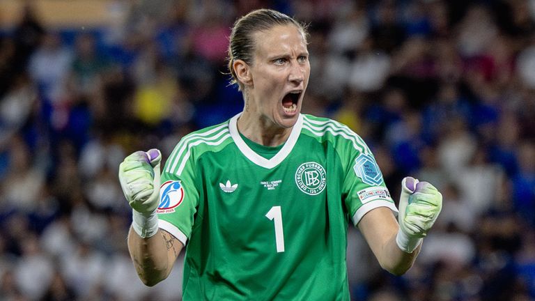 Bokep crot sotwe the shots with her in a hoodie are of her.