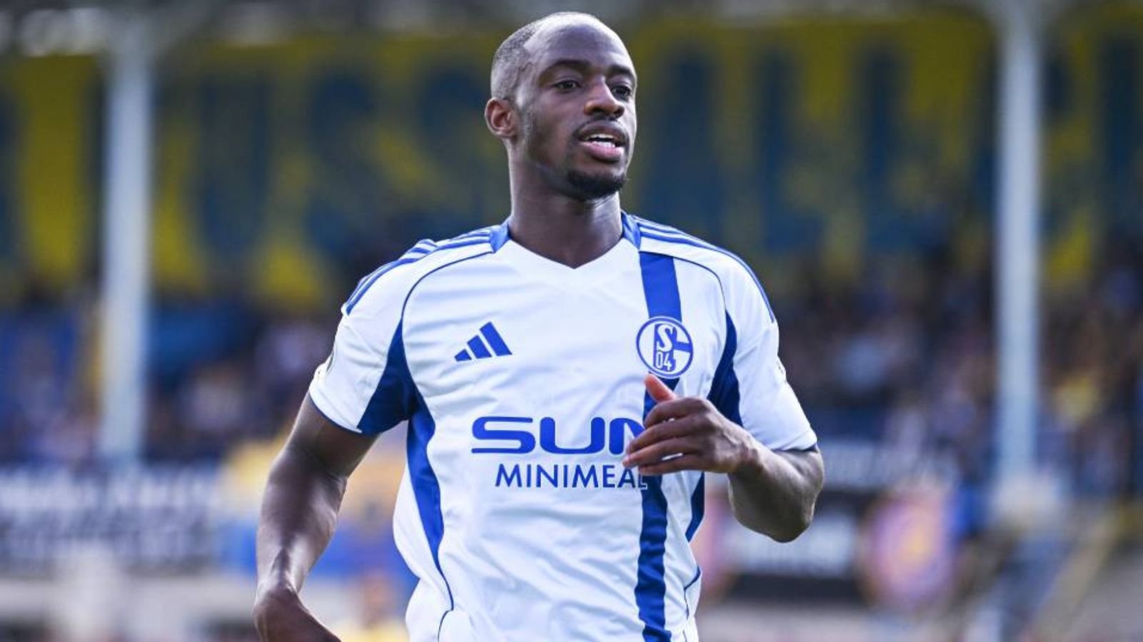 Rassistischer Vorfall um Christopher Antwi-Adjei bei Schalke-Pokalspiel ...