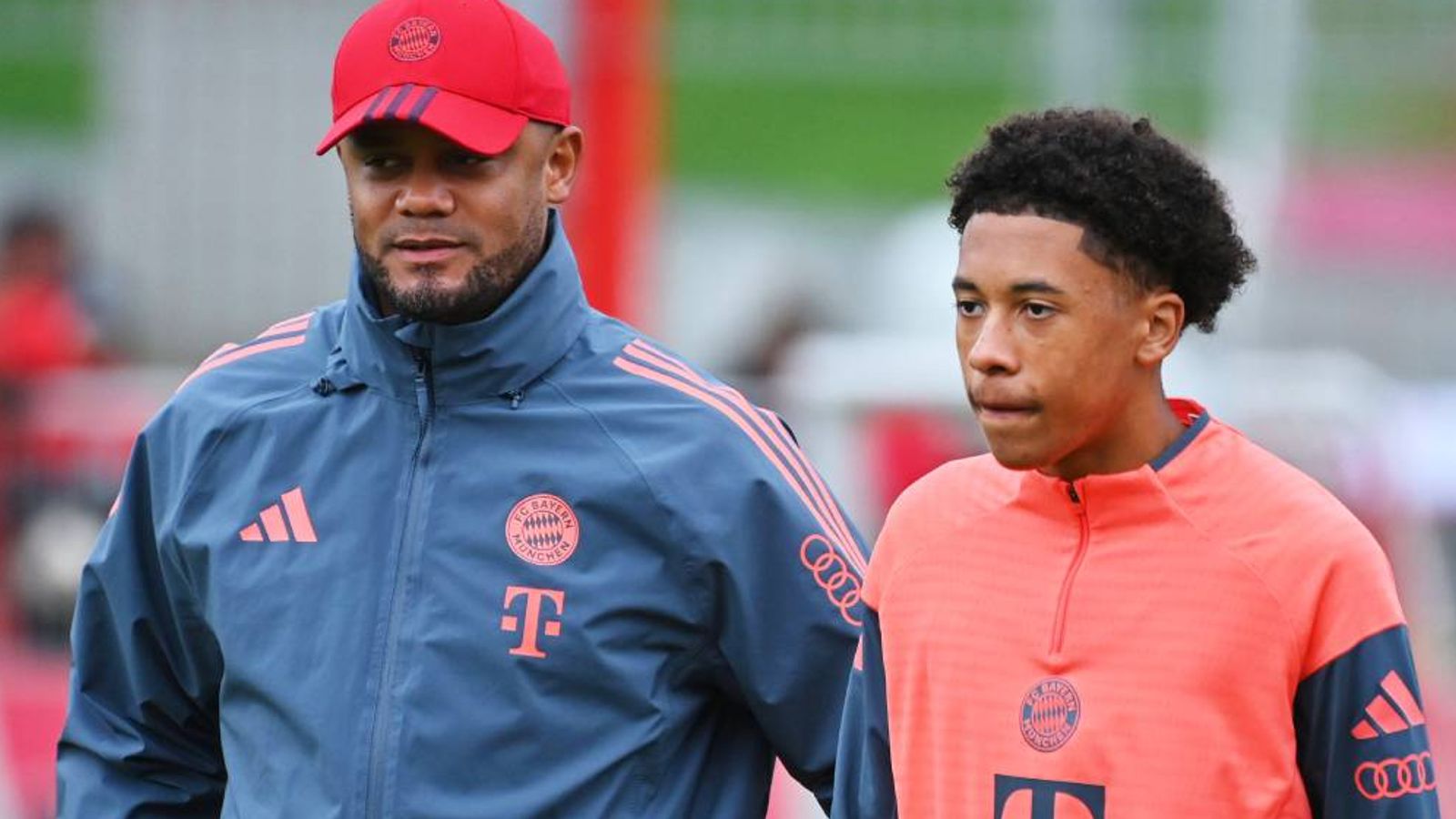 Die Bayern-Talente Lennart Karl, Wisdom Mike, Jonah Kusi-Asare ...