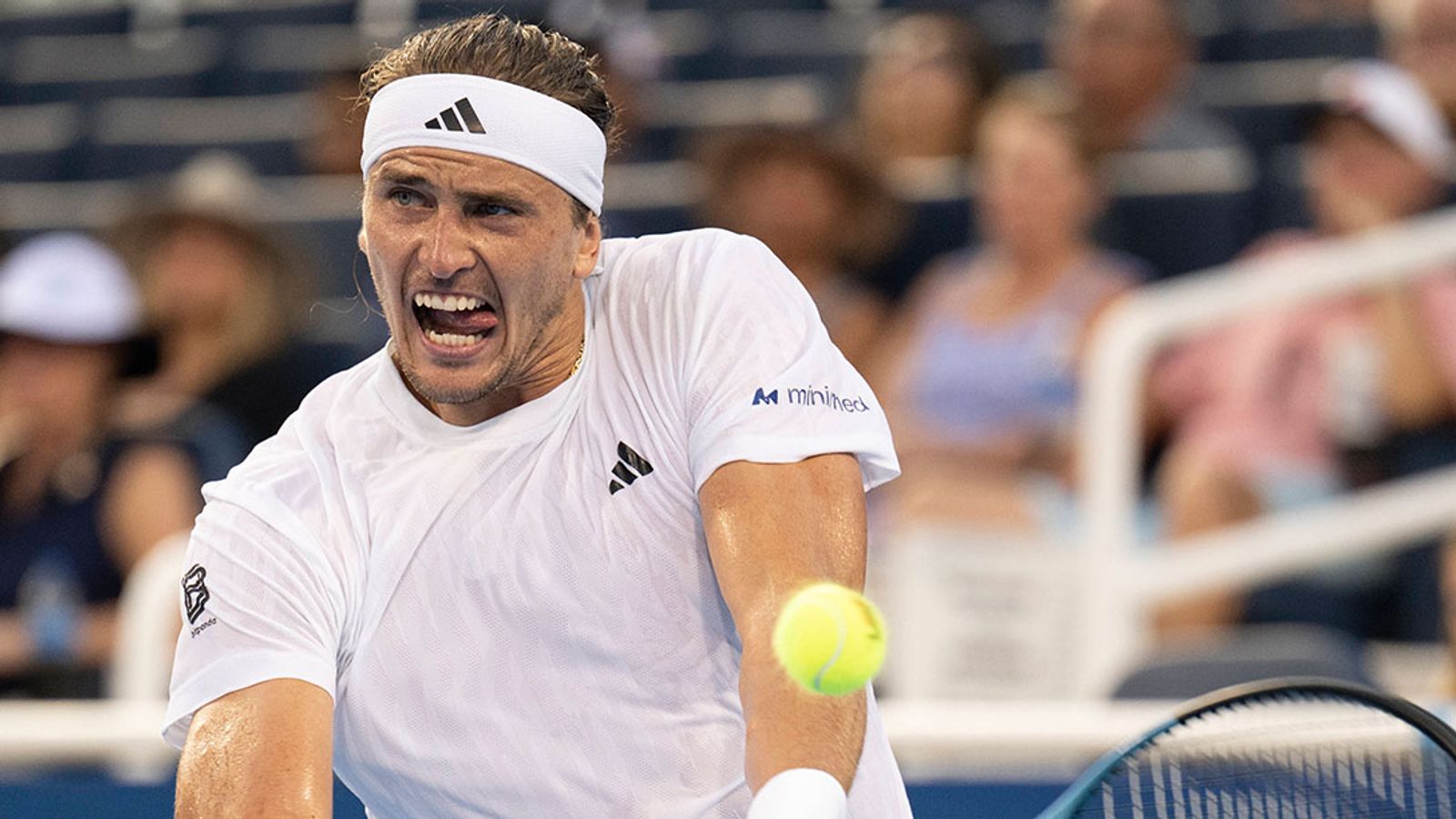 Alexander Zverev zieht trotz Atemnot ins Halbfinale von Cincinnati ein | Tennis News | Sky Sport