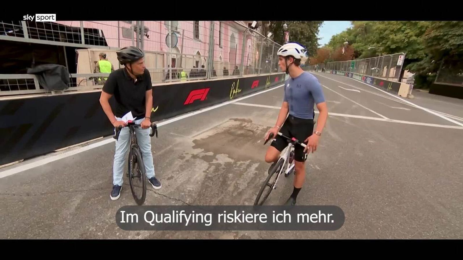 Track-Check per Rad: Bearman analyisiert die Strecke in Baku | Formel 1 ...