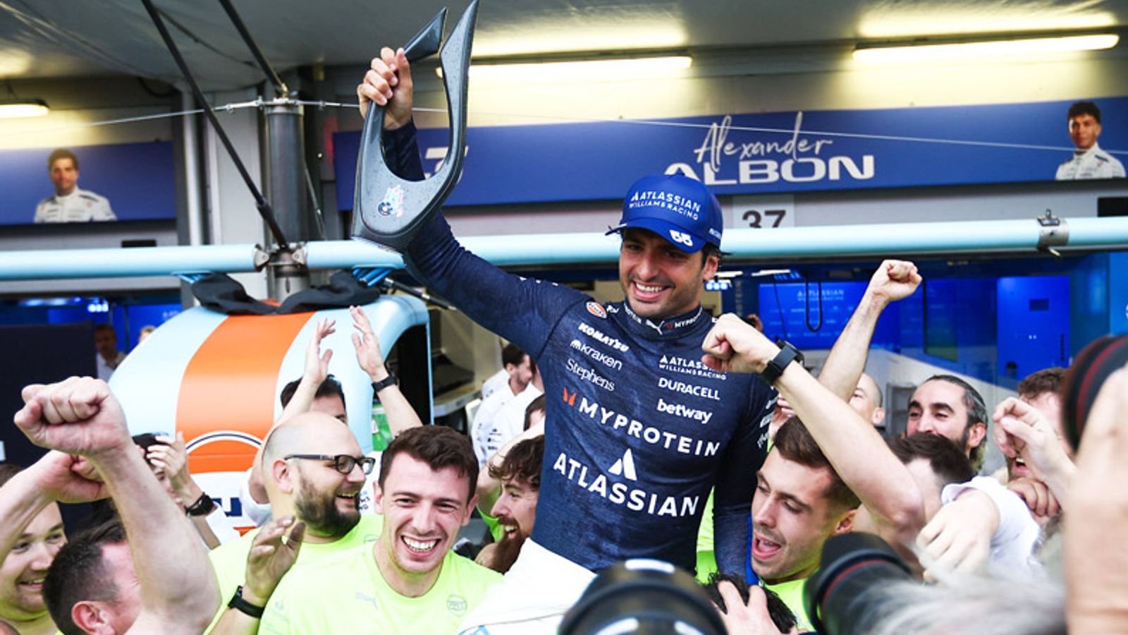 Carlos Sainz hat Podiumsplätze mit McLaren, Ferrari und Williams geholt ...