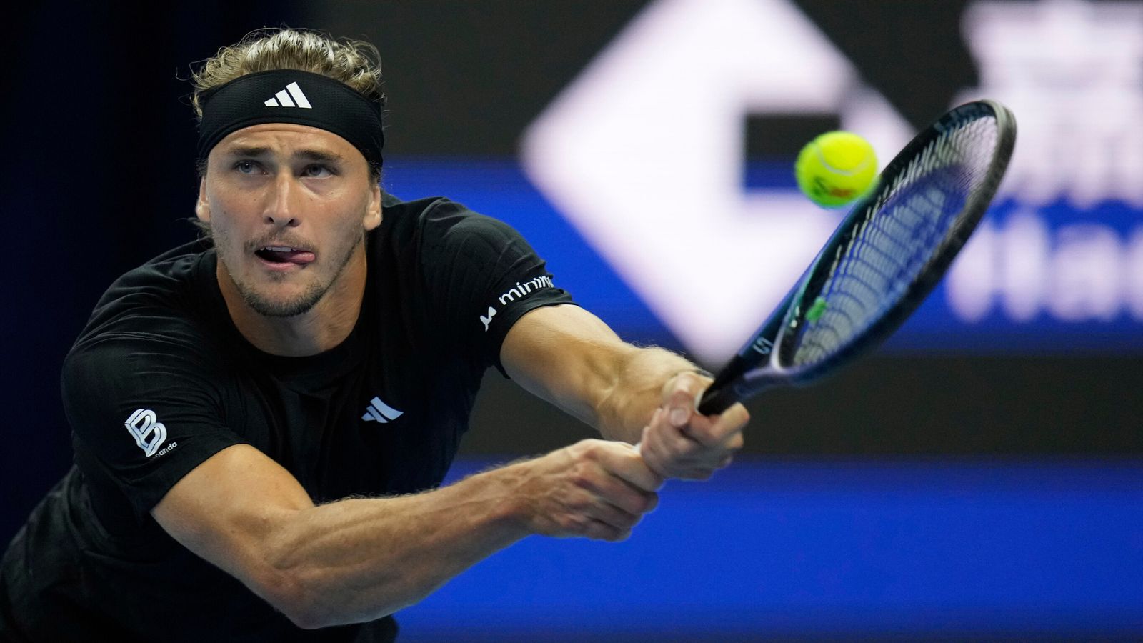 Alexander Zverev gewinnt gegen Lorenzo Sonego in Peking | Tennis News ...