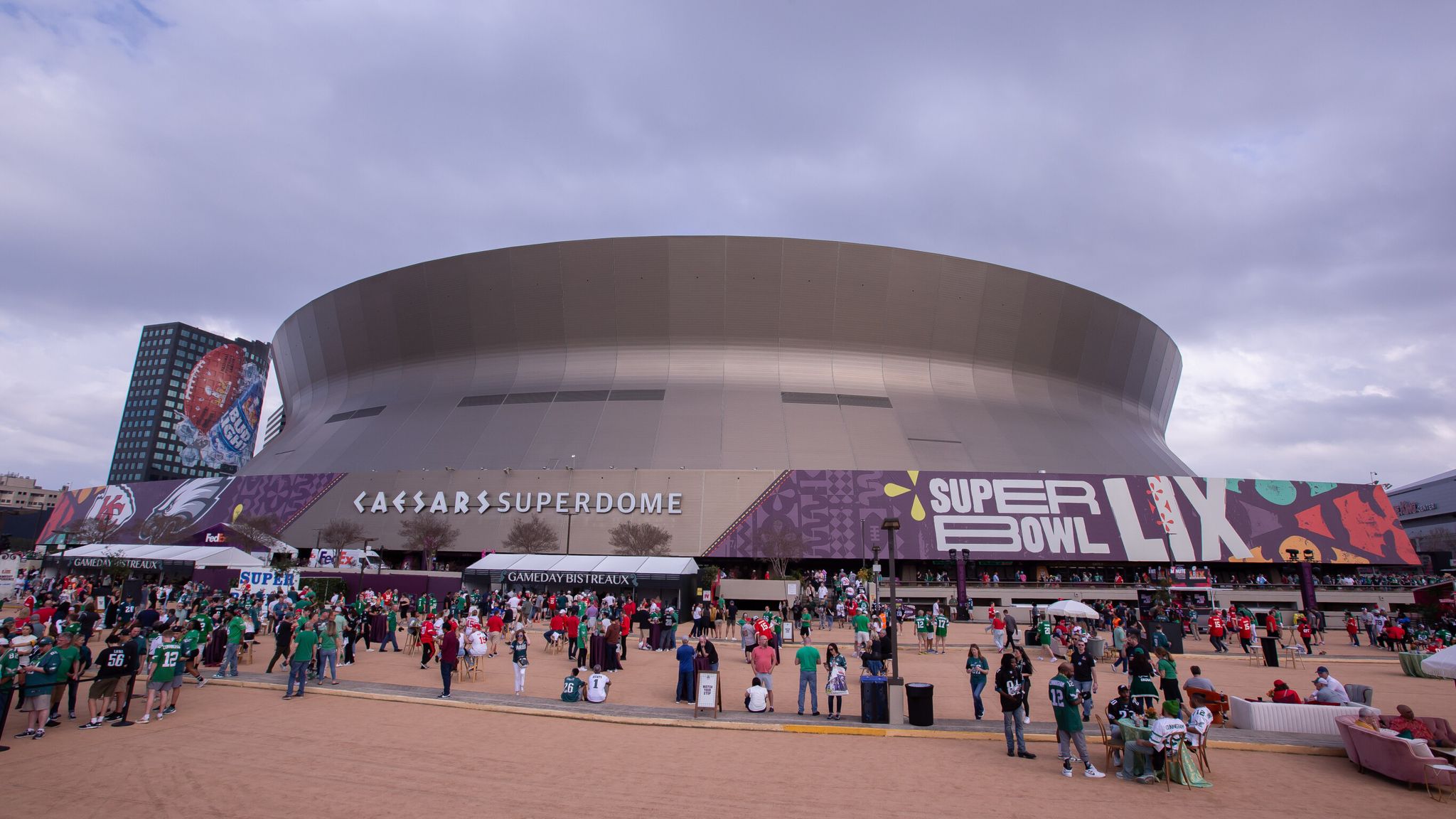 Super Bowl 2026: Übertragung, Halftime Show, Tickets, Datum & Uhrzeit ...