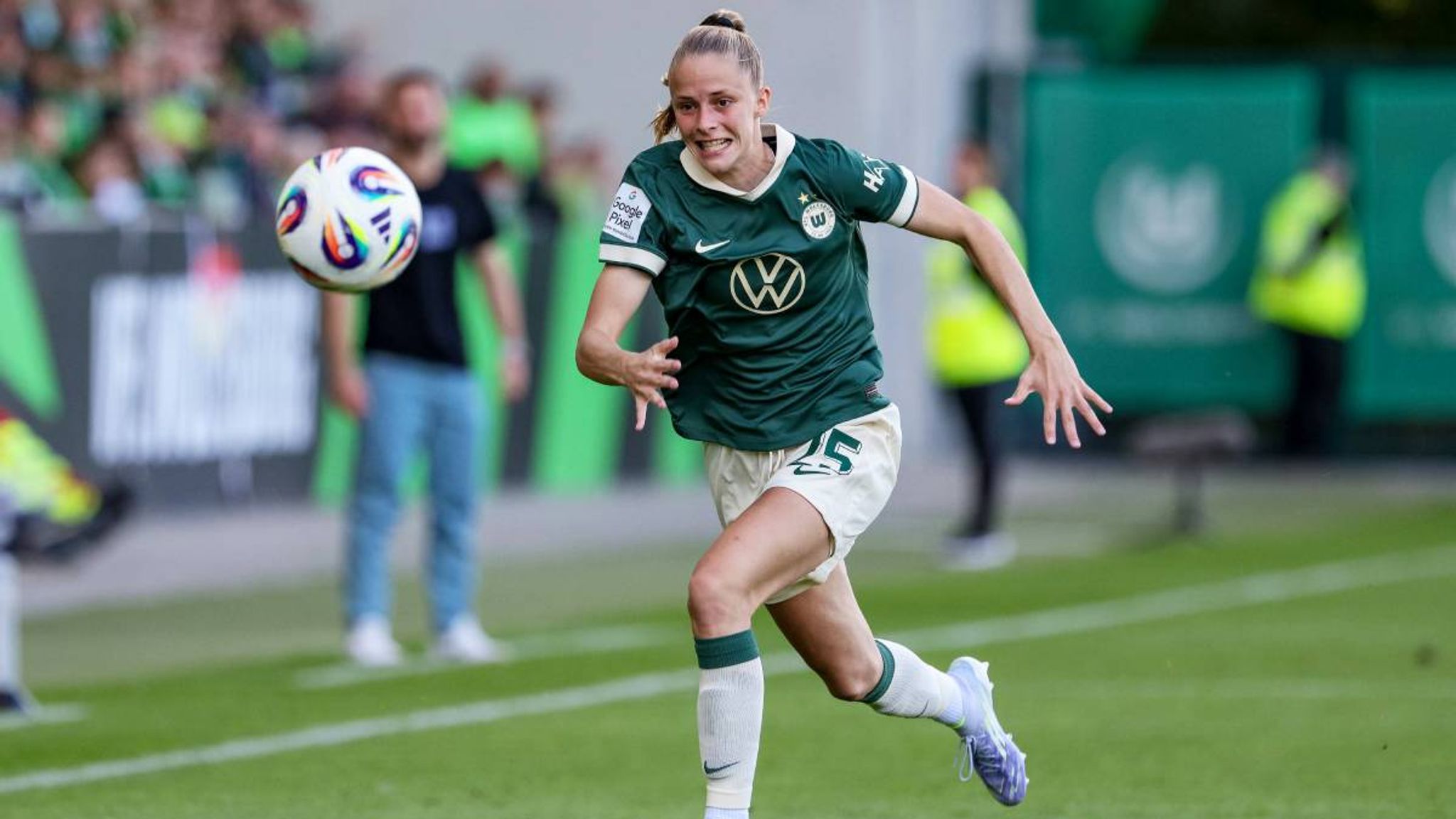 VfL Wolfsburg gewinnt in der ersten DFB-Pokalrunde gegen ATS Buntentor ...