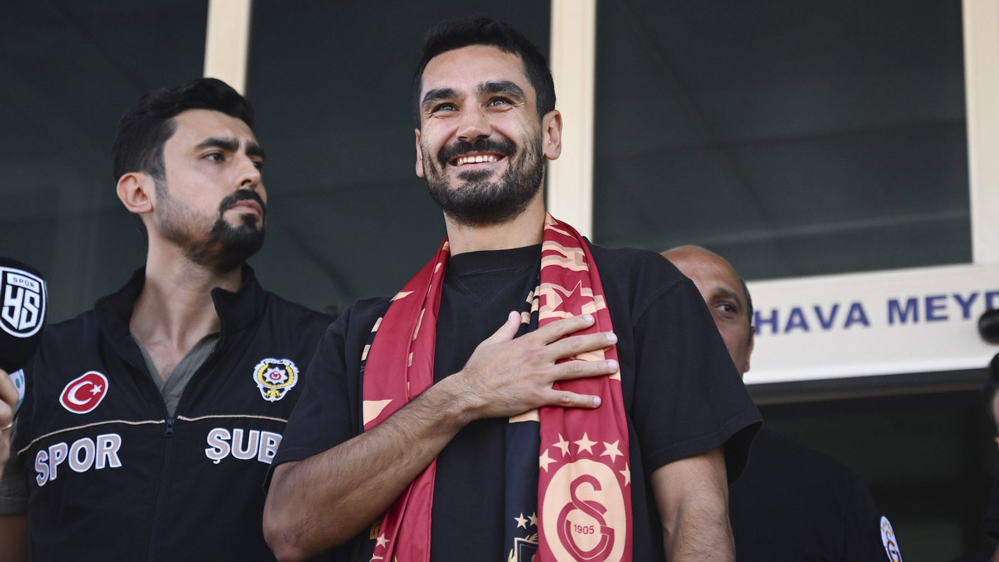 Ilkay Gündogan mit emotionalen Worten nach Galatasary-Wechsel | Fußball ...
