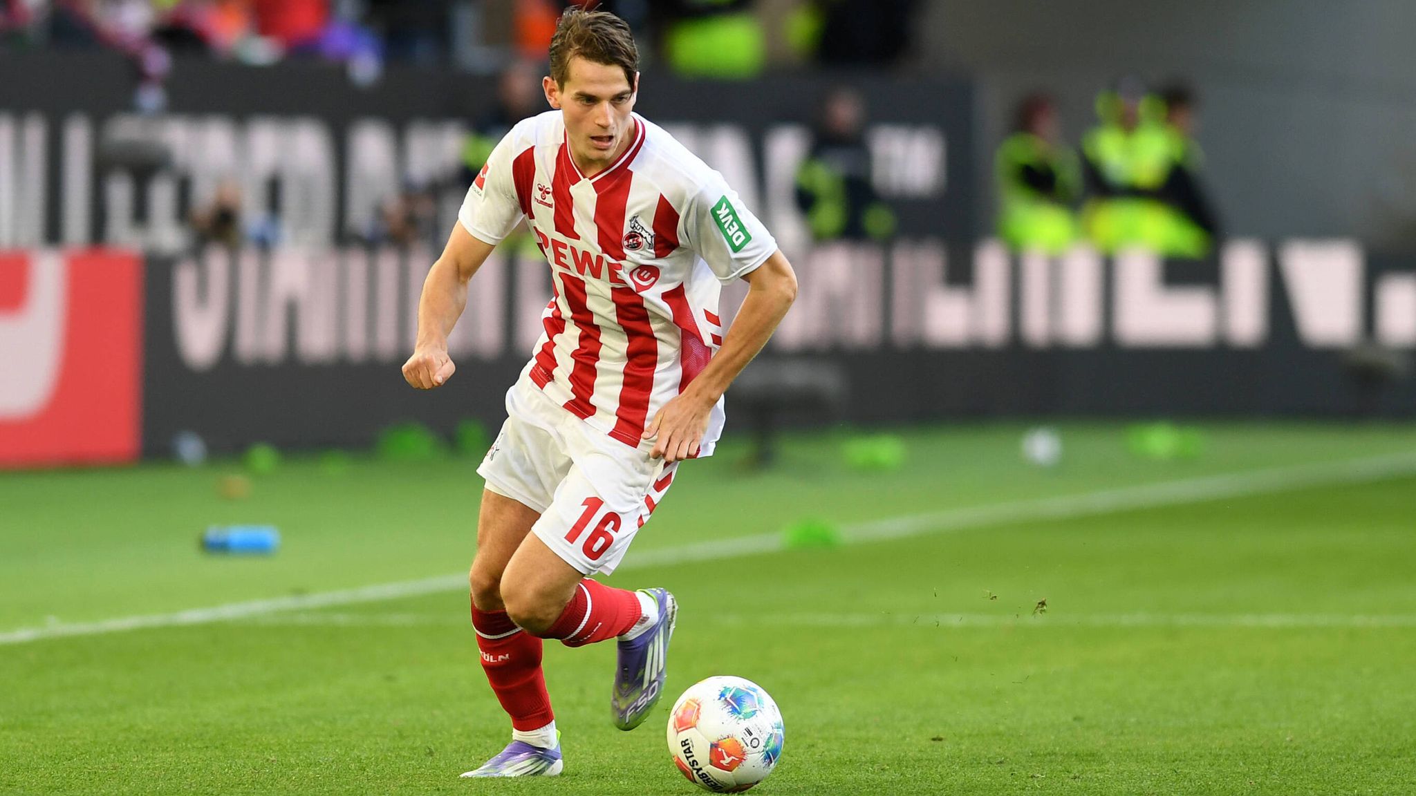 Kölns Jakub Kaminski erzielt spätestes Tor der Bundesliga-Geschichte ...