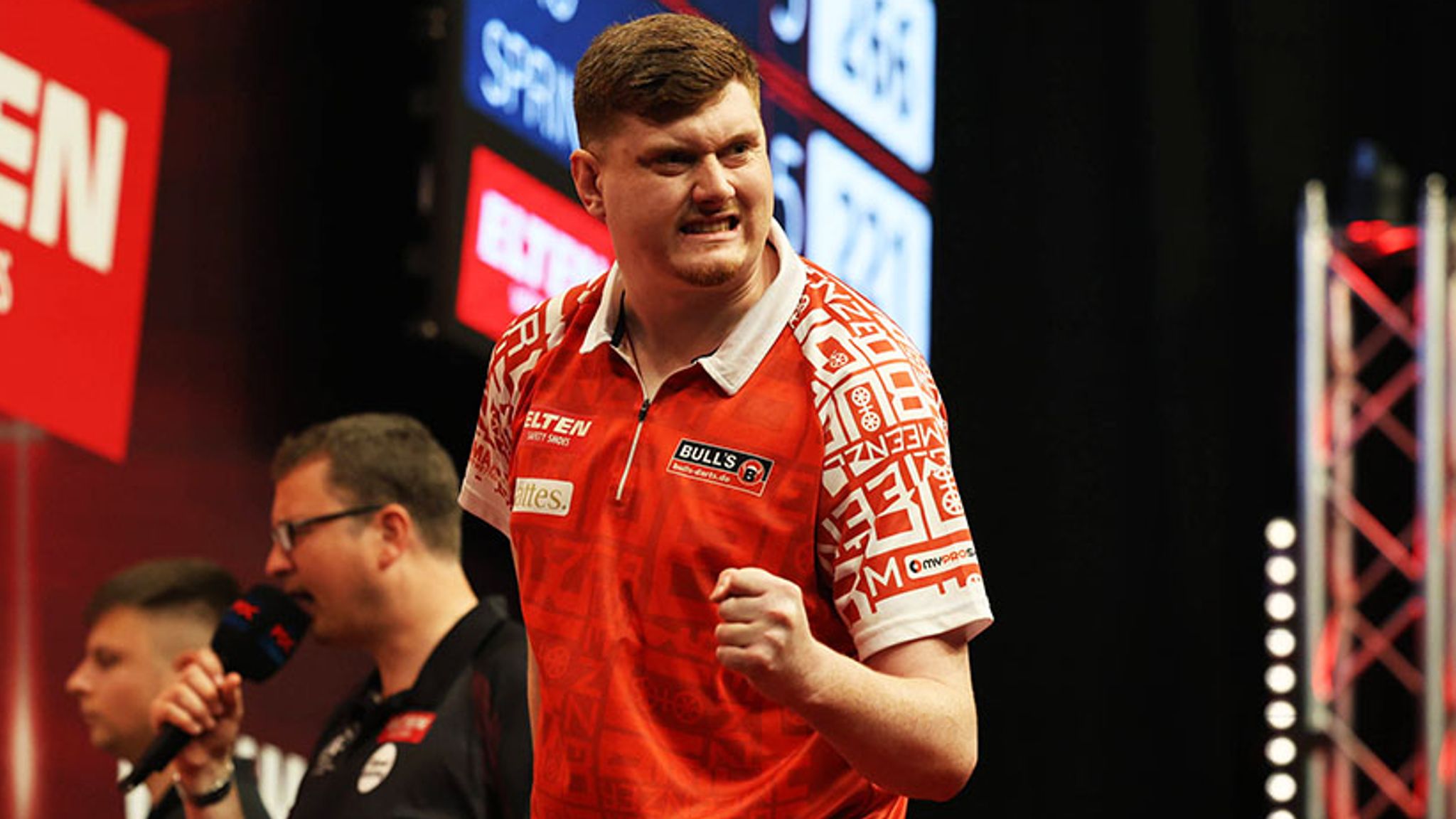 Deutscher Darts-Profi Niko Springer gewinnt in Budapest ersten PDC ...