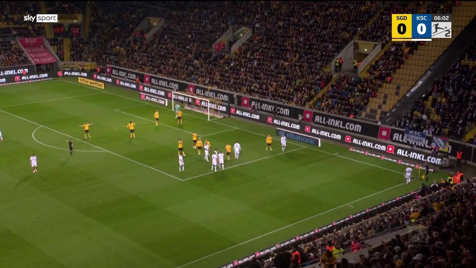 Eine sehenswerte Eckballvariante des KSC! (7. Min.) | Fußball News ...