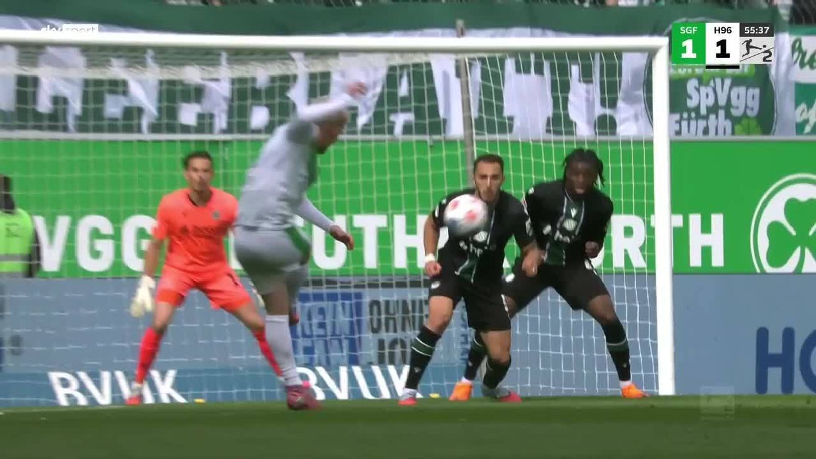 Matsuda scheitert kläglich an Boevink (56. Min.) | Fußball News | Sky Sport