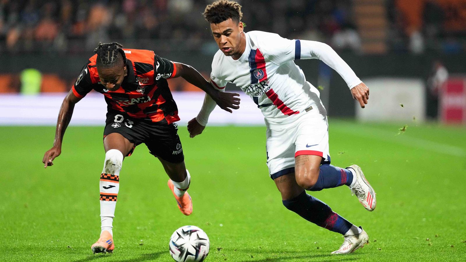 PSG-Schock vor Bayern: Desire Doue vom Platz getragen | Fußball News ...