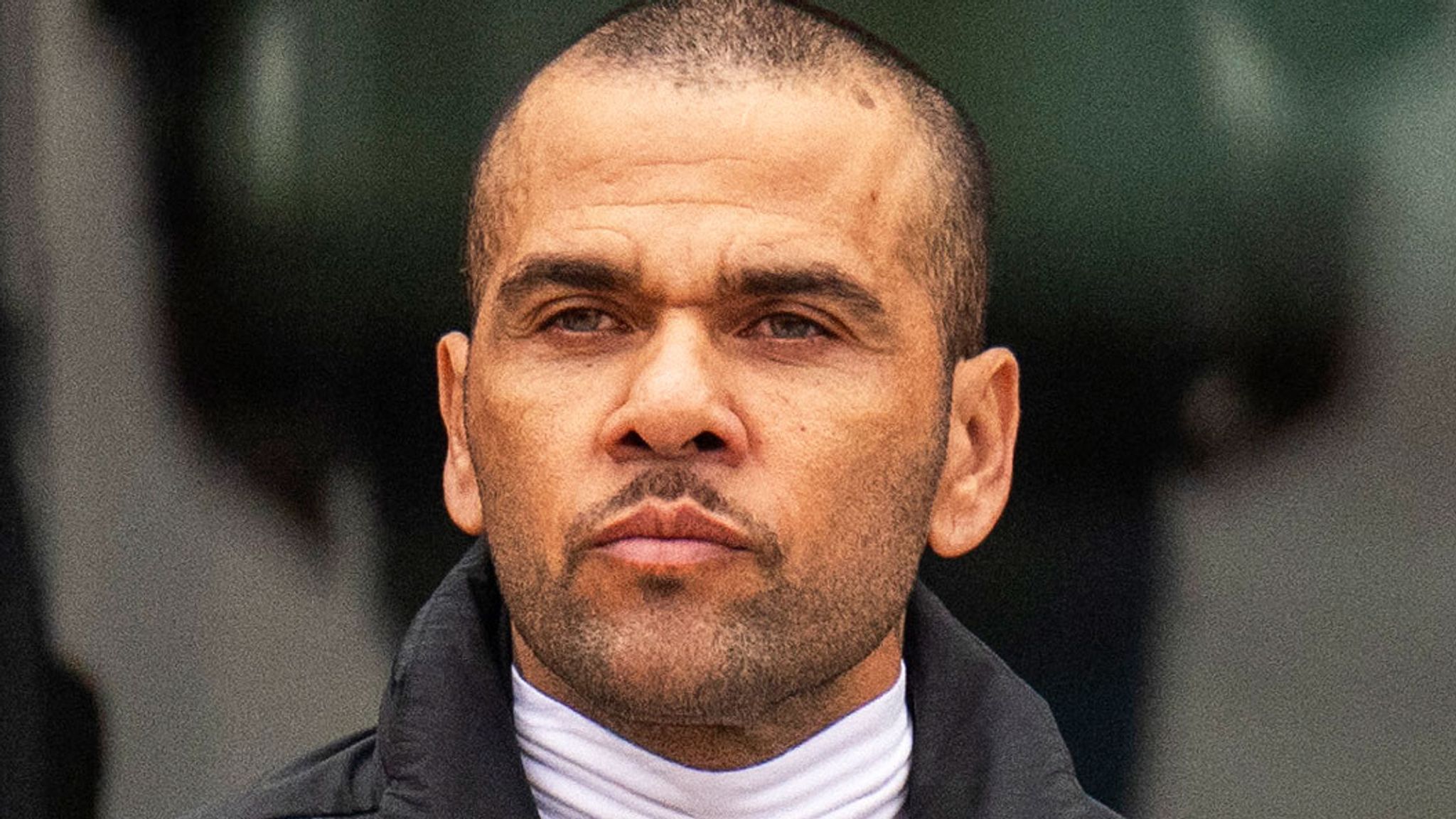 Dani Alves wechselt seine Berufung - Ex-Barca-Star ist jetzt Priester ...