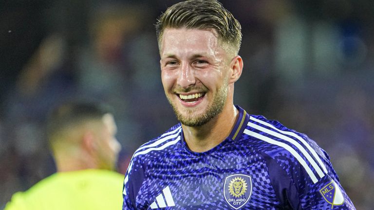 Transfer von Khvicha Kvaratskhelia von SSC Neapel zu Paris St. Germain perfekt | Transfer Centre ...