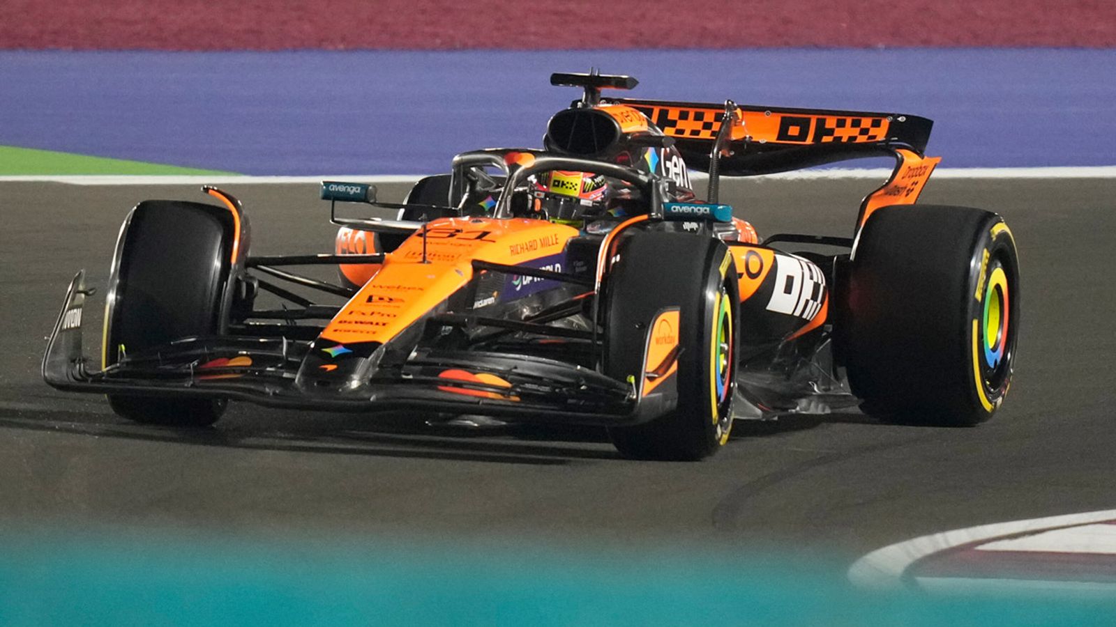 Oscar Piastri holt sich die Pole Position beim GP von Katar | Formel 1 ...