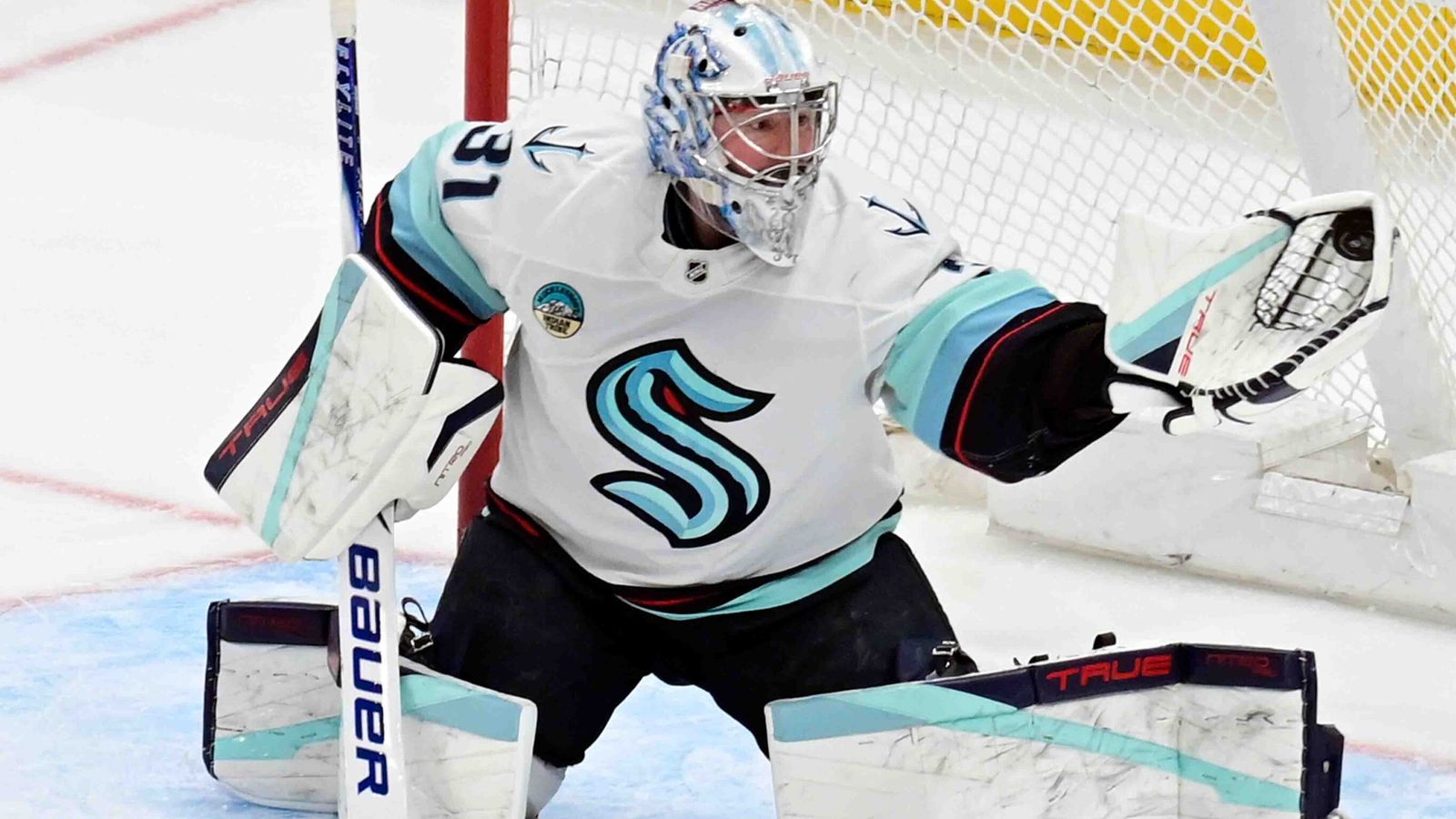 Philipp Grubauer gewinnt mit Seattle Kraken gegen Anaheim Ducks | NHL ...