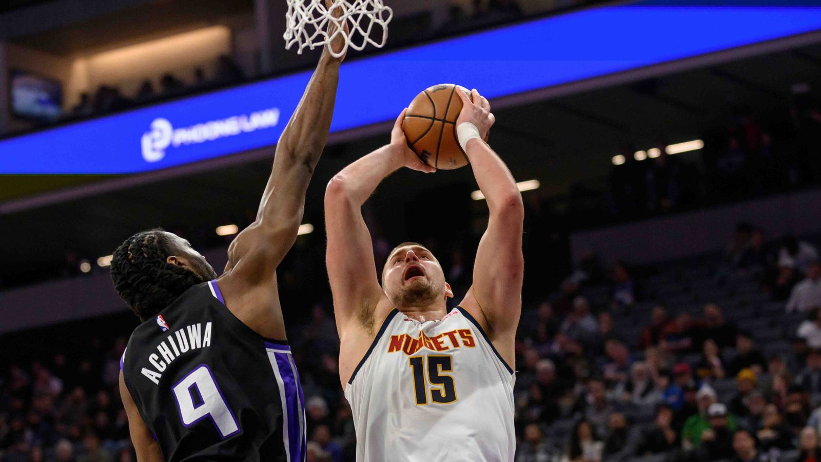 Nikola Jokic überragt bei Sieg der Denver Nuggets gegen Sacramento ...
