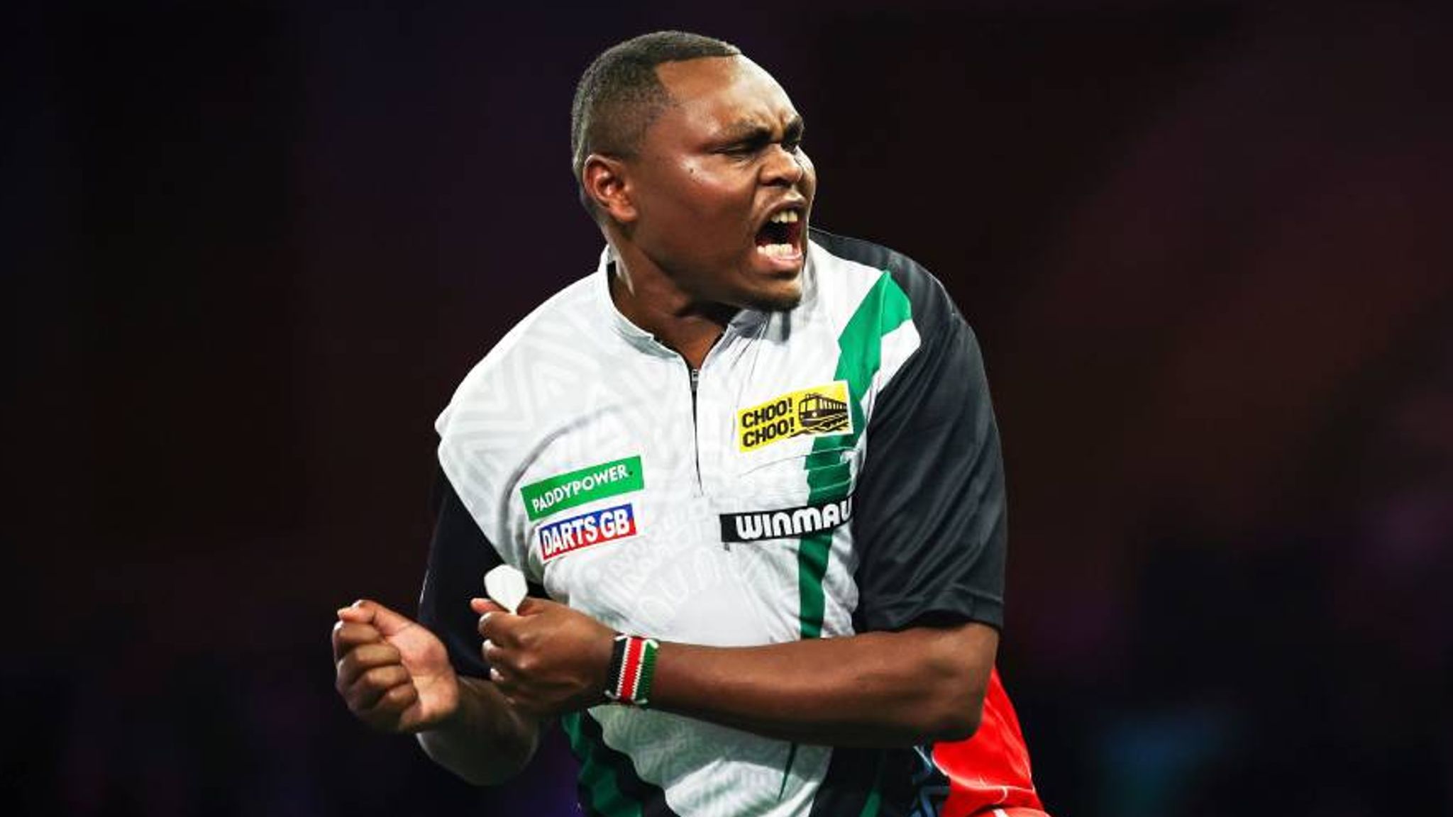 Kenianer David Munyua gewinnt bei Darts-WM gegen Mike De Decker | Mehr ...