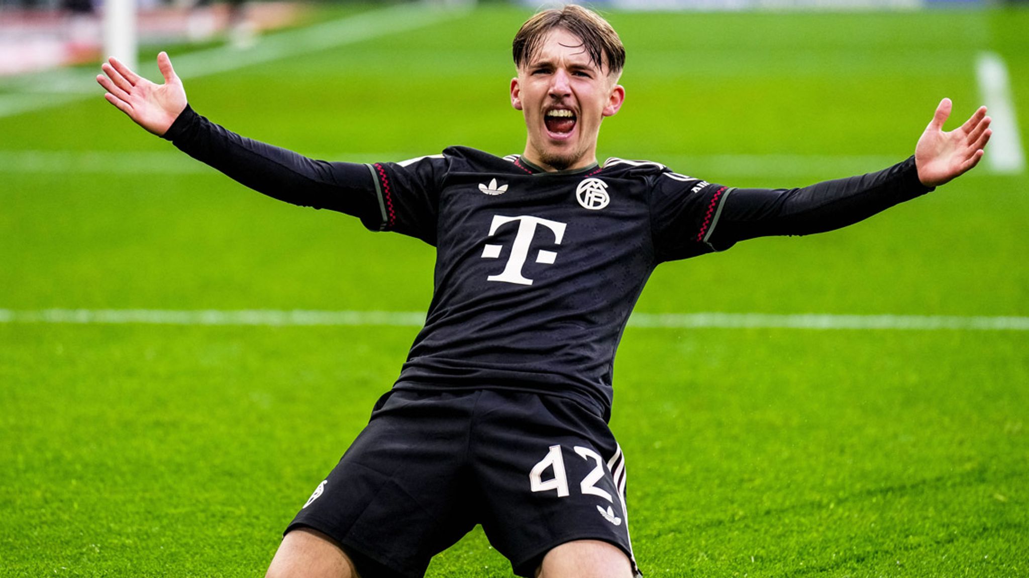 Luke Littler möchte Bayerns Lennart Karl zu Manchester United locken ...