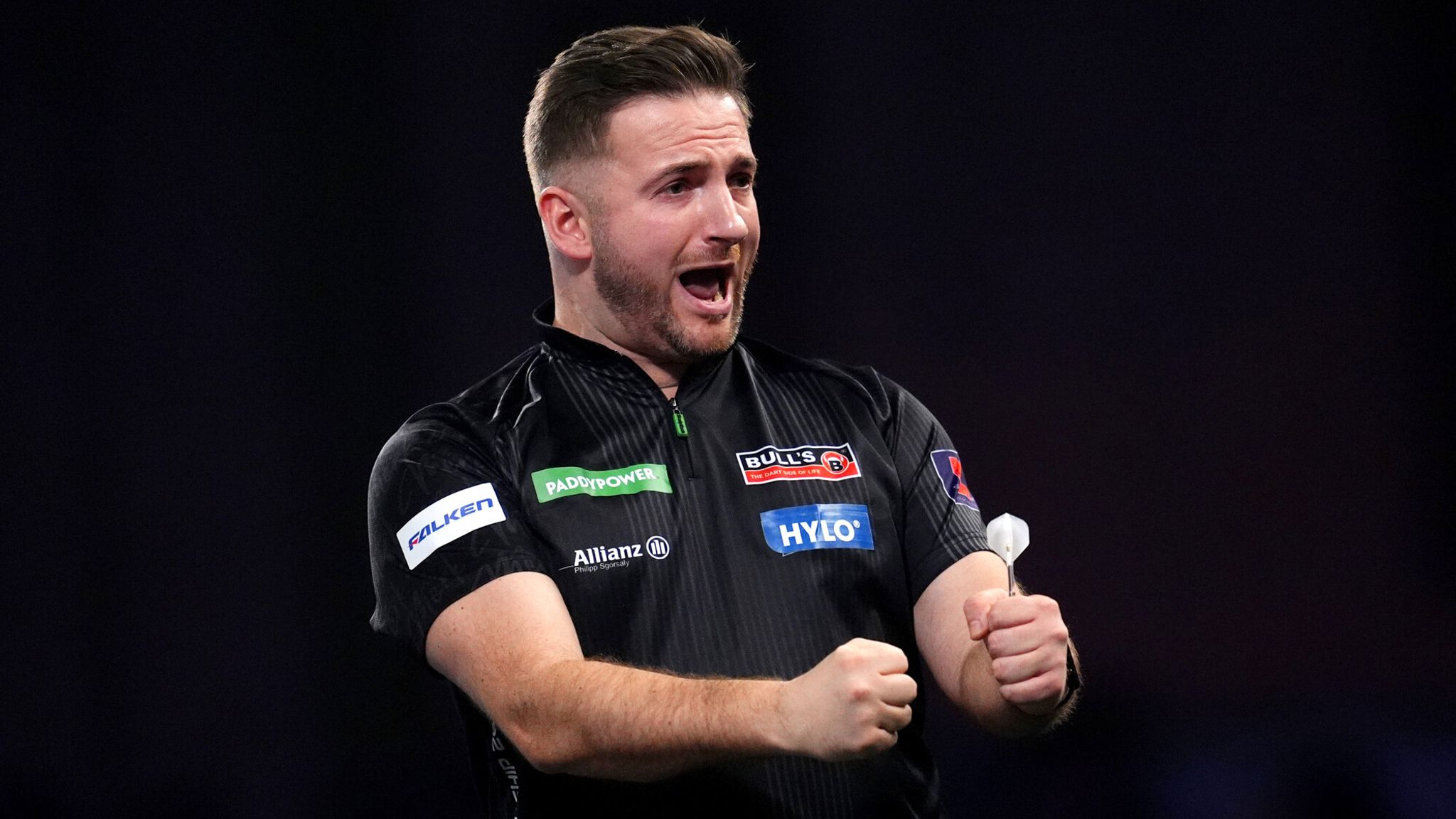 Arno Merk gewinnt bei Darts-WM im Ally Pally deutlich gegen Peter ...