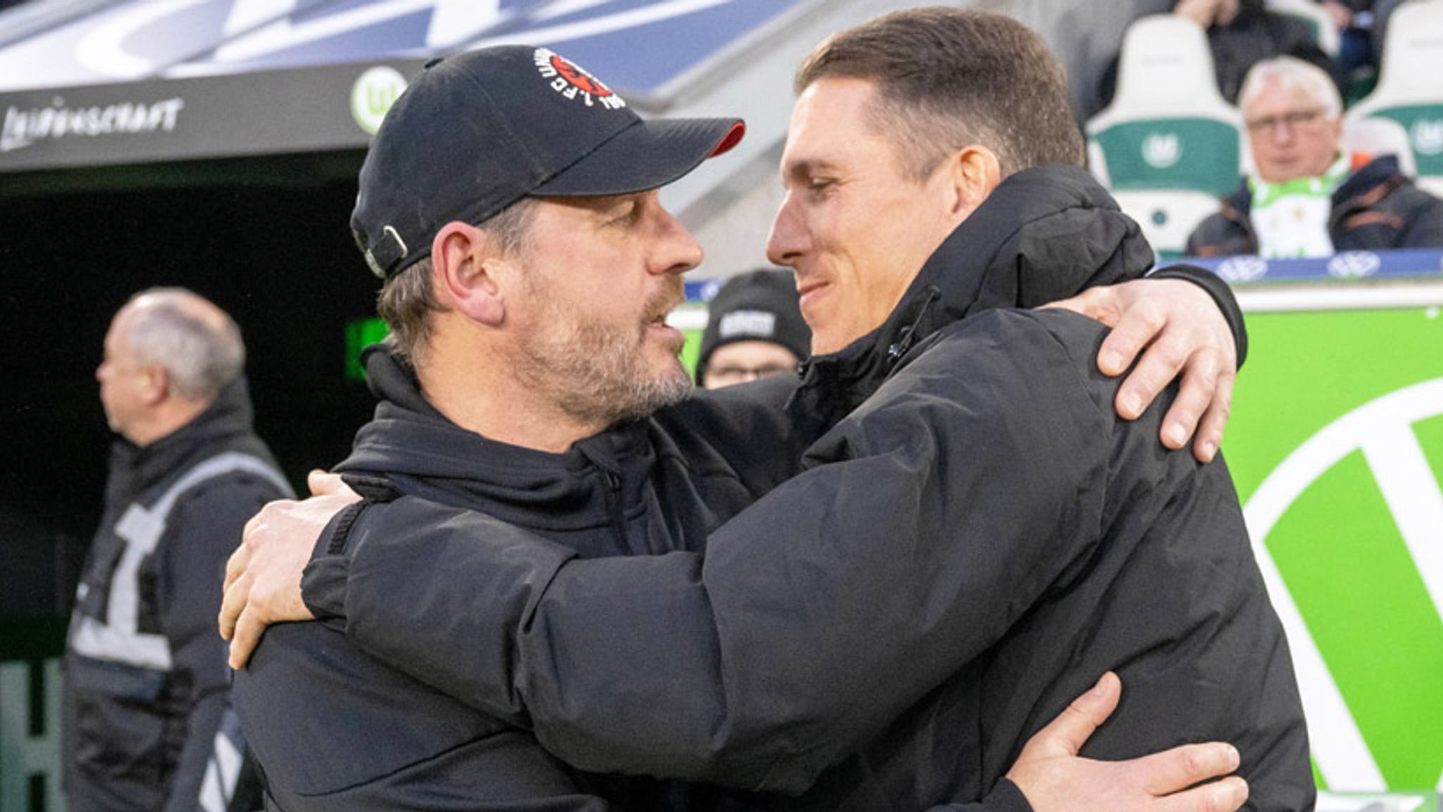 Daniel Bauer bleibt Trainer vom VfL Wolfsburg | Transfer Centre News ...