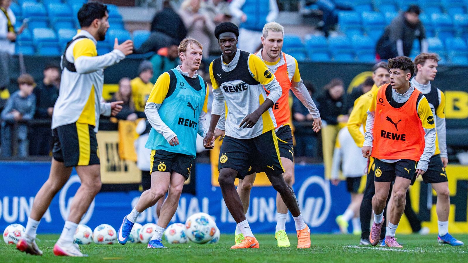 Alarmstufe Rot! BVB-Stars rücken beim Teamabend zusammen | Fußball News ...