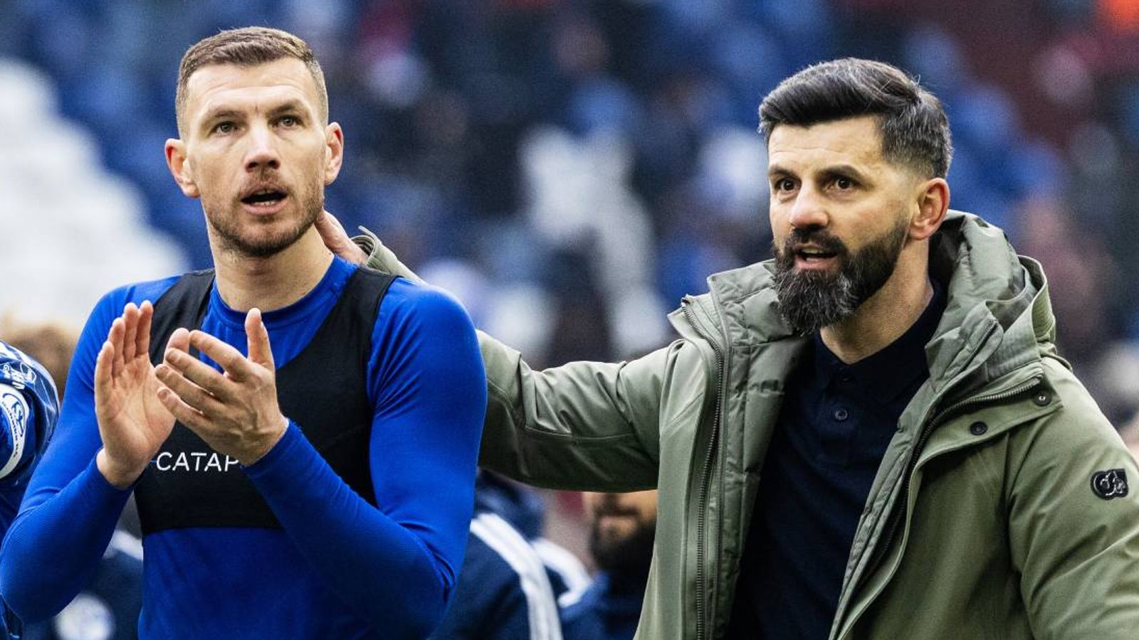 Edin Dzeko überzeugt bei seinem Debüt für den FC Schalke 04 in der 2 ...