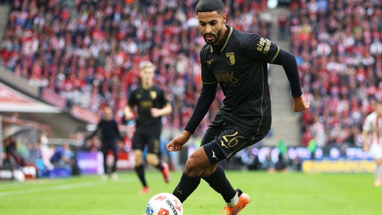 Der FC Augsburg verleiht Elias Saad nach Hannover | Transfer Centre ...