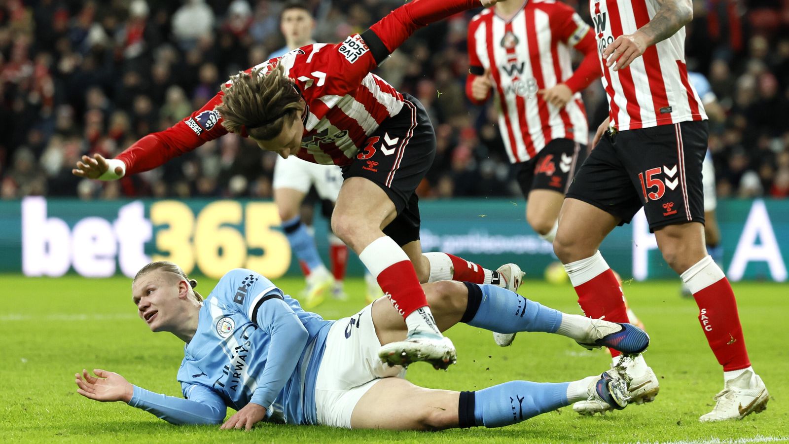 Manchester City mit Unentschieden in Sunderland - auch Tottenham mit ...