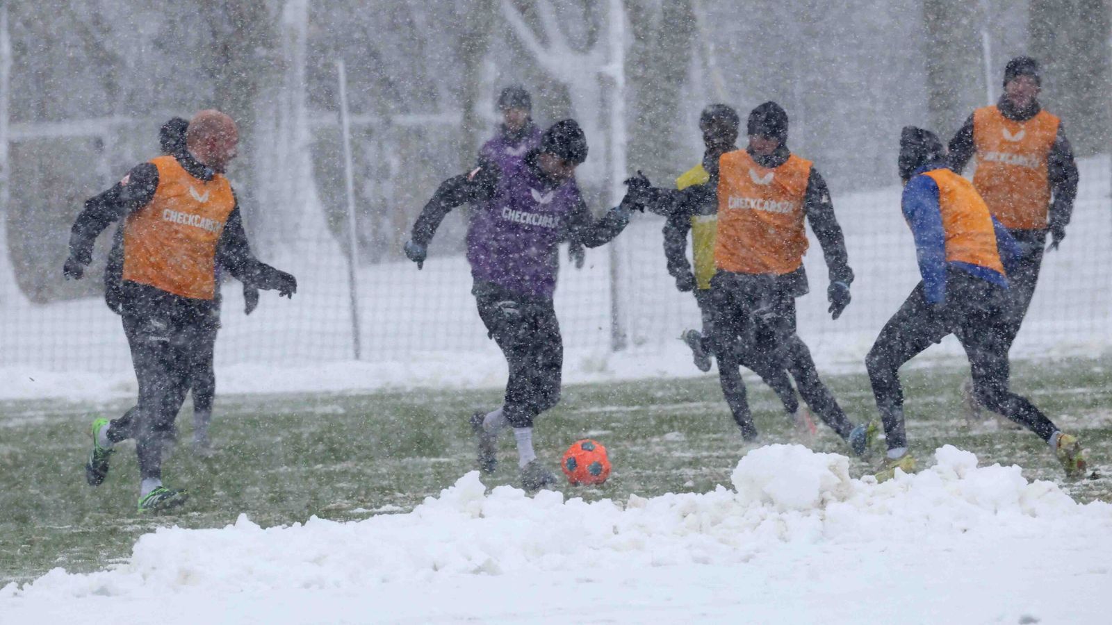 Hertha BSC nimmt Fans nach Berliner Schneechaos mit ins Trainingslager ...