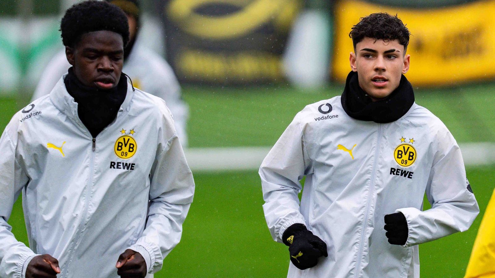 BVB-Talente Kaba, Albert & Co. - Sky Sport stellt sie vor | Fußball ...