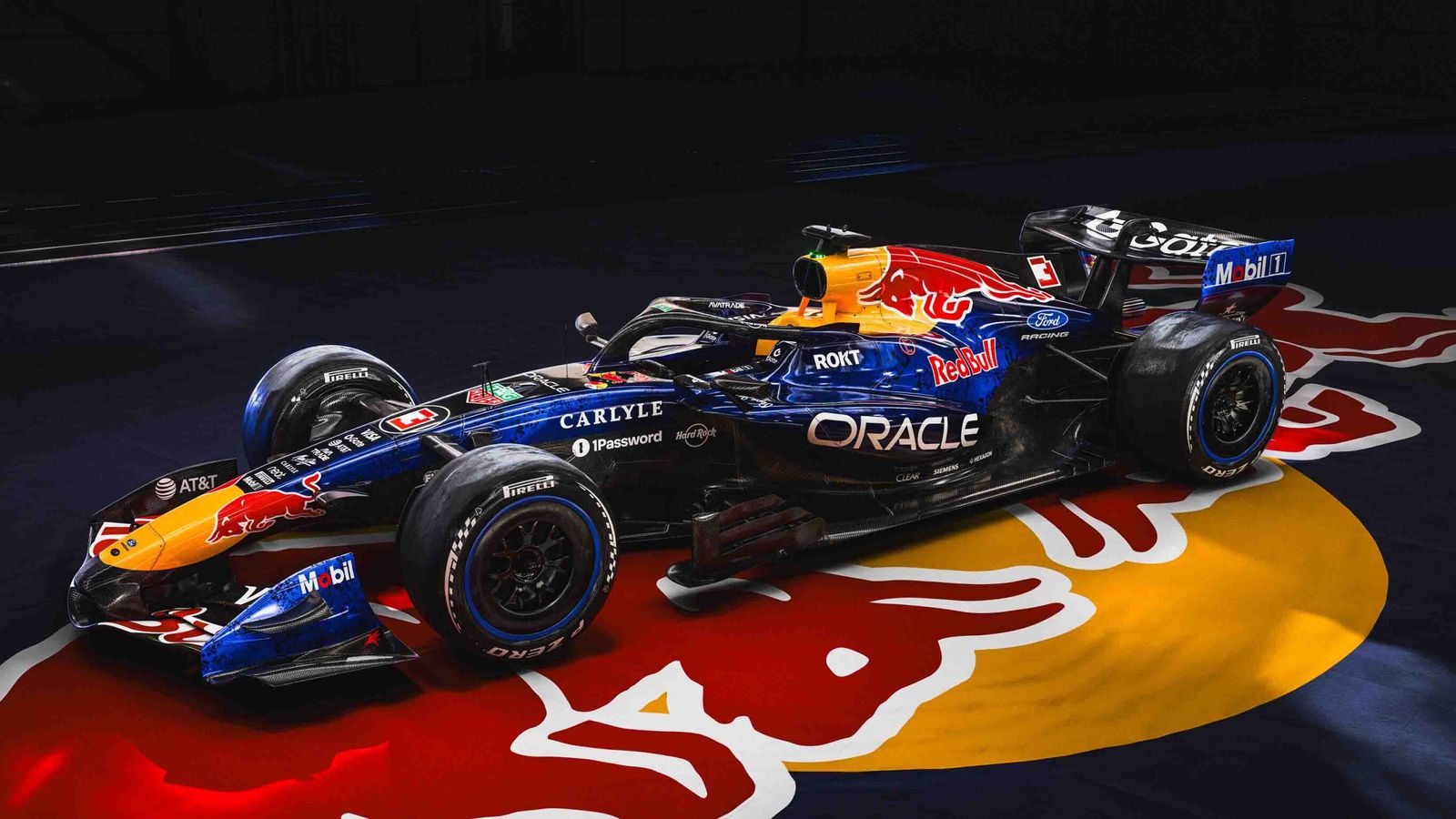 Formel-1-Rennstall Red Bull präsentiert bei Testfahrten in Barcelona ...