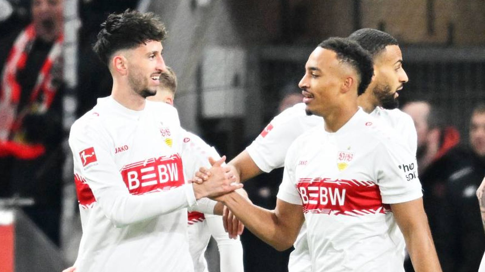 VfB-Star Jamie Leweling spricht über Angebot von AFC Bournemouth ...