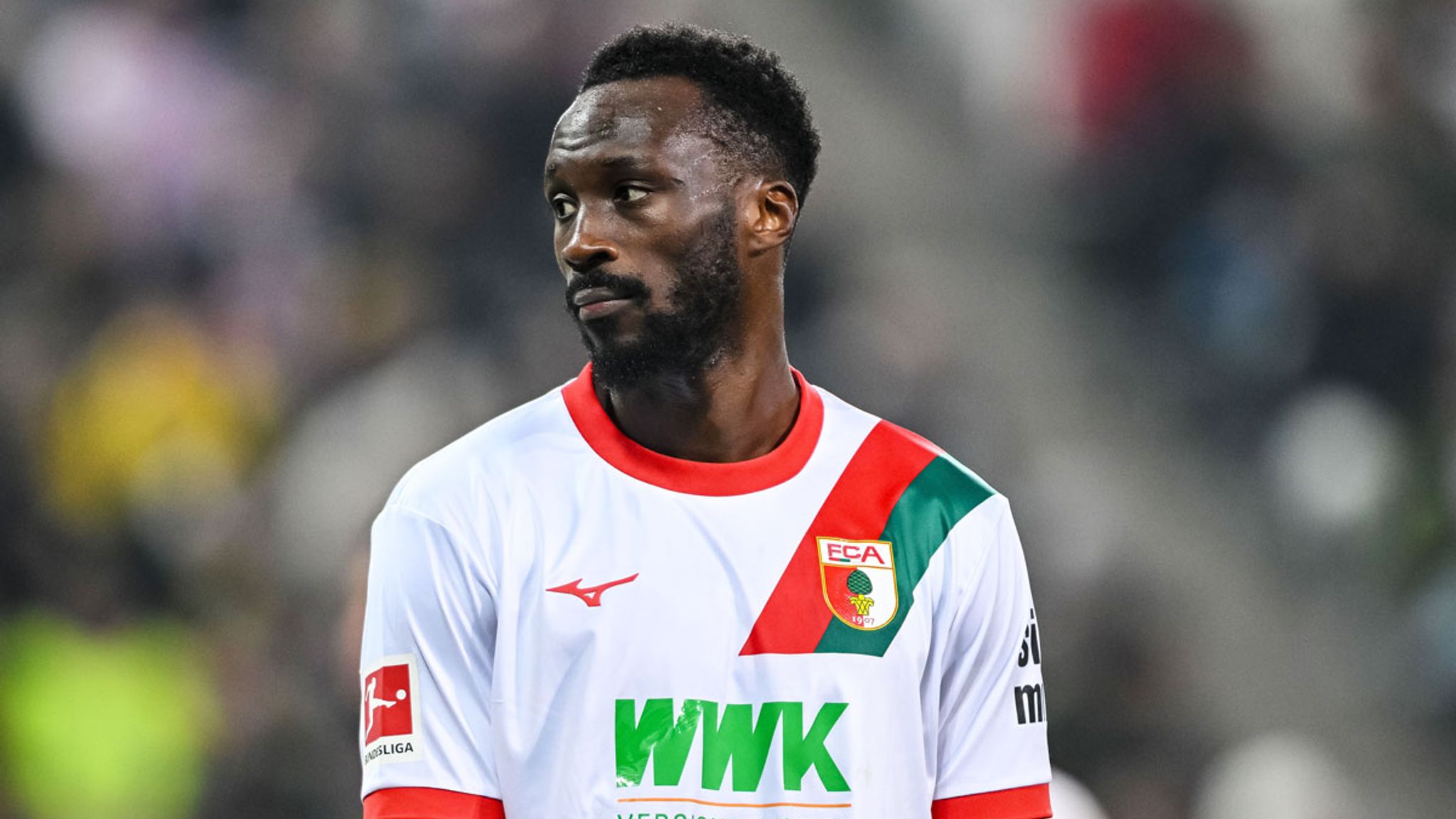 FC Augsburg muss auf verletzten Chrislain Matsima verzichten | Fußball ...